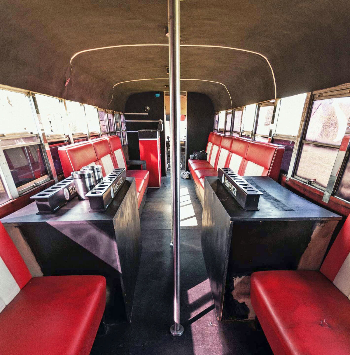 ONE MILLION MILES | Vom Schulbus zum Tiny House